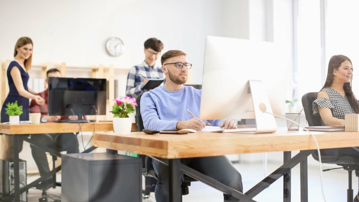 How to create an employee monitoring policy (2025 template)