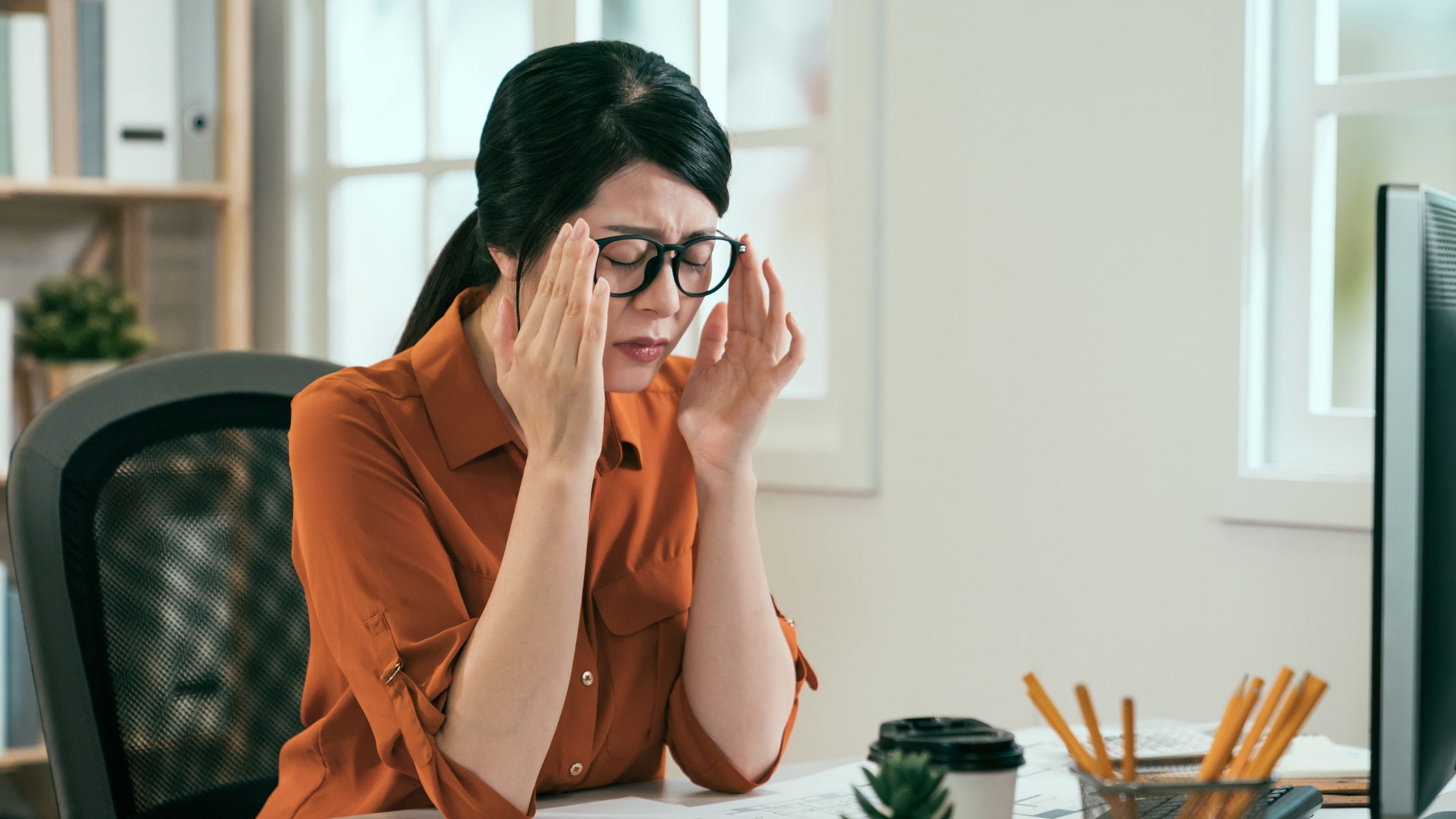 What are the negative effects of employee monitoring? (with solutions)