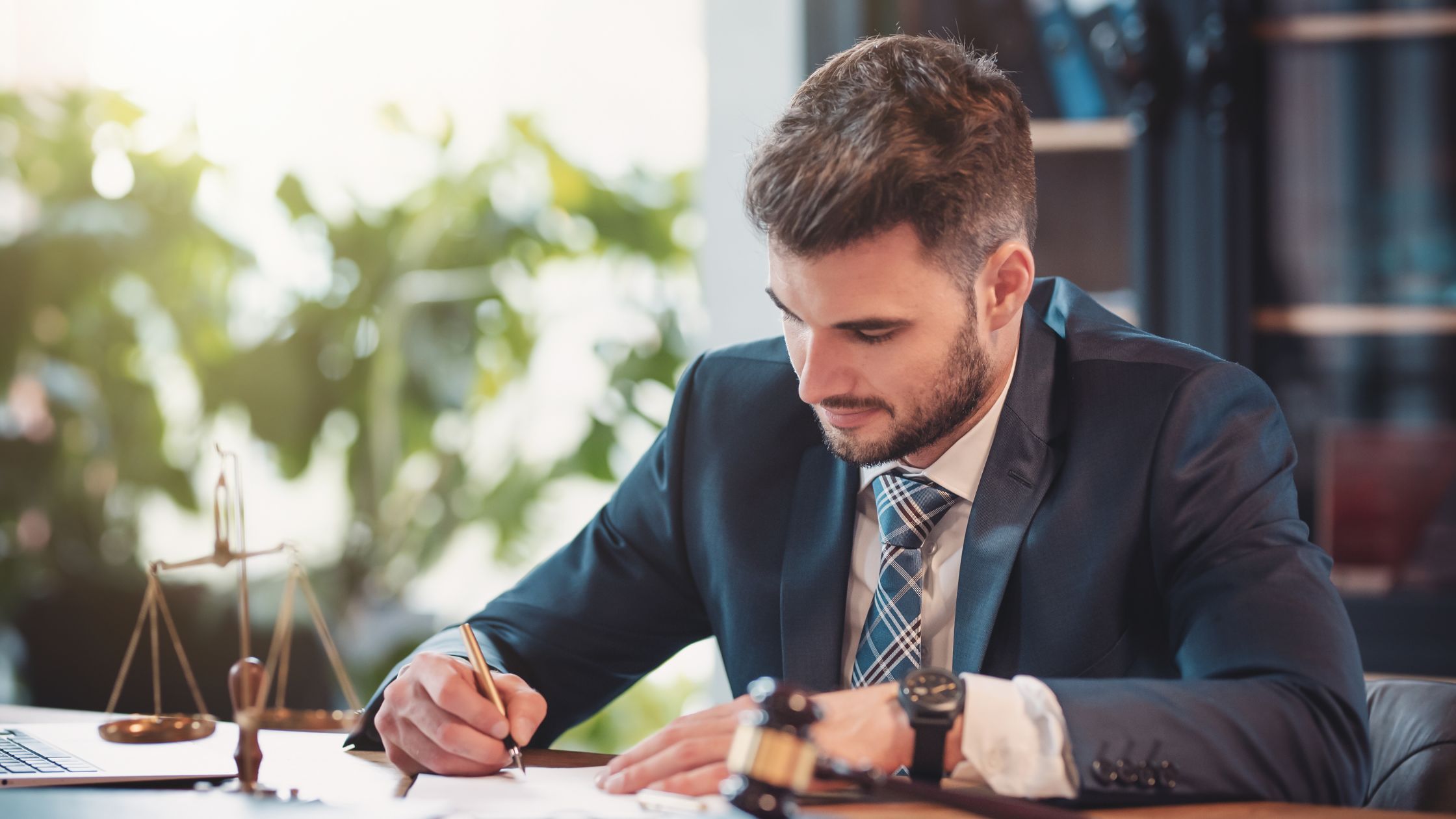 How to improve time management for attorneys (challenges, solutions ...