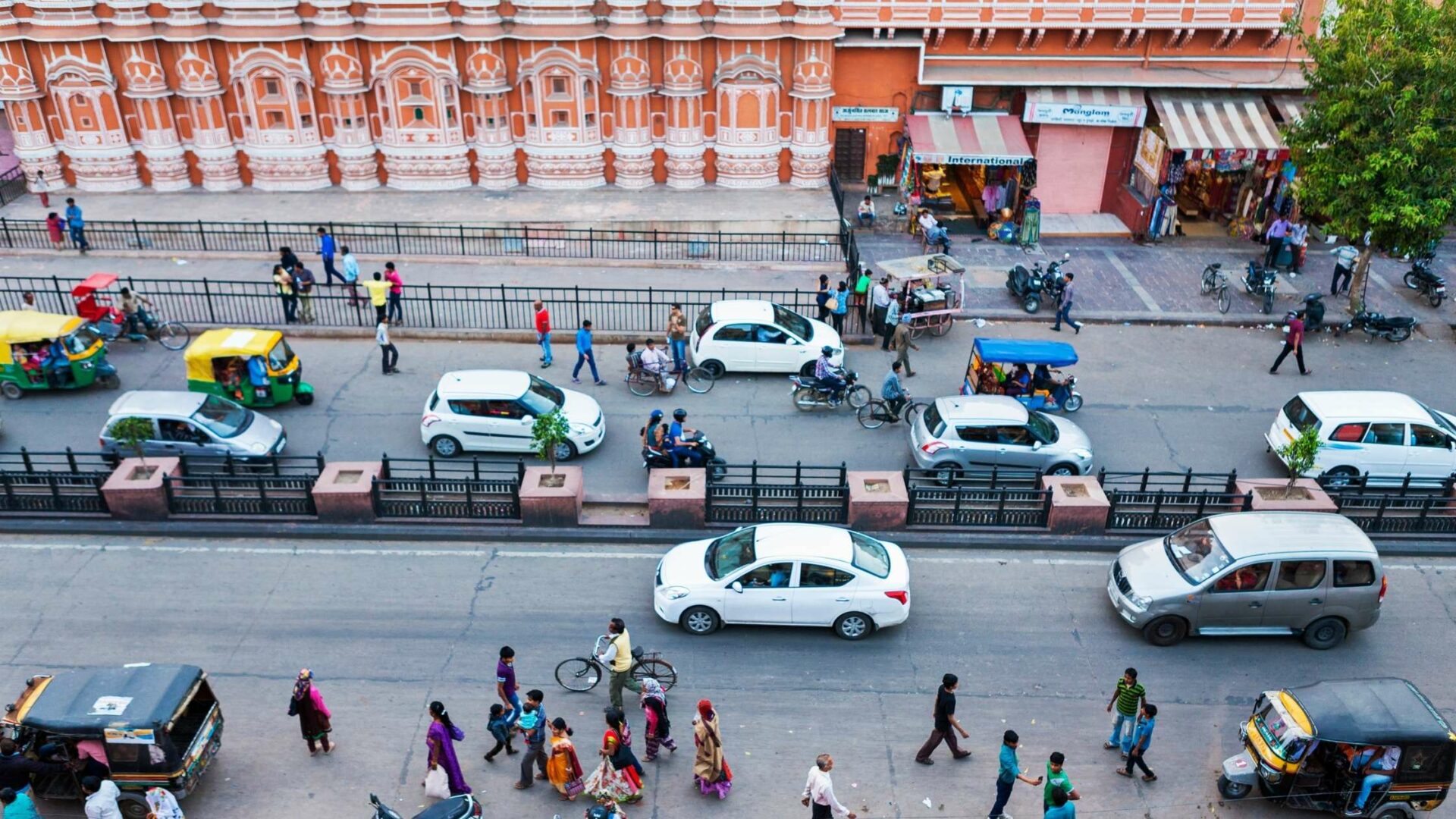 Offshoring to India in 2026: Top trends, companies, pros, cons