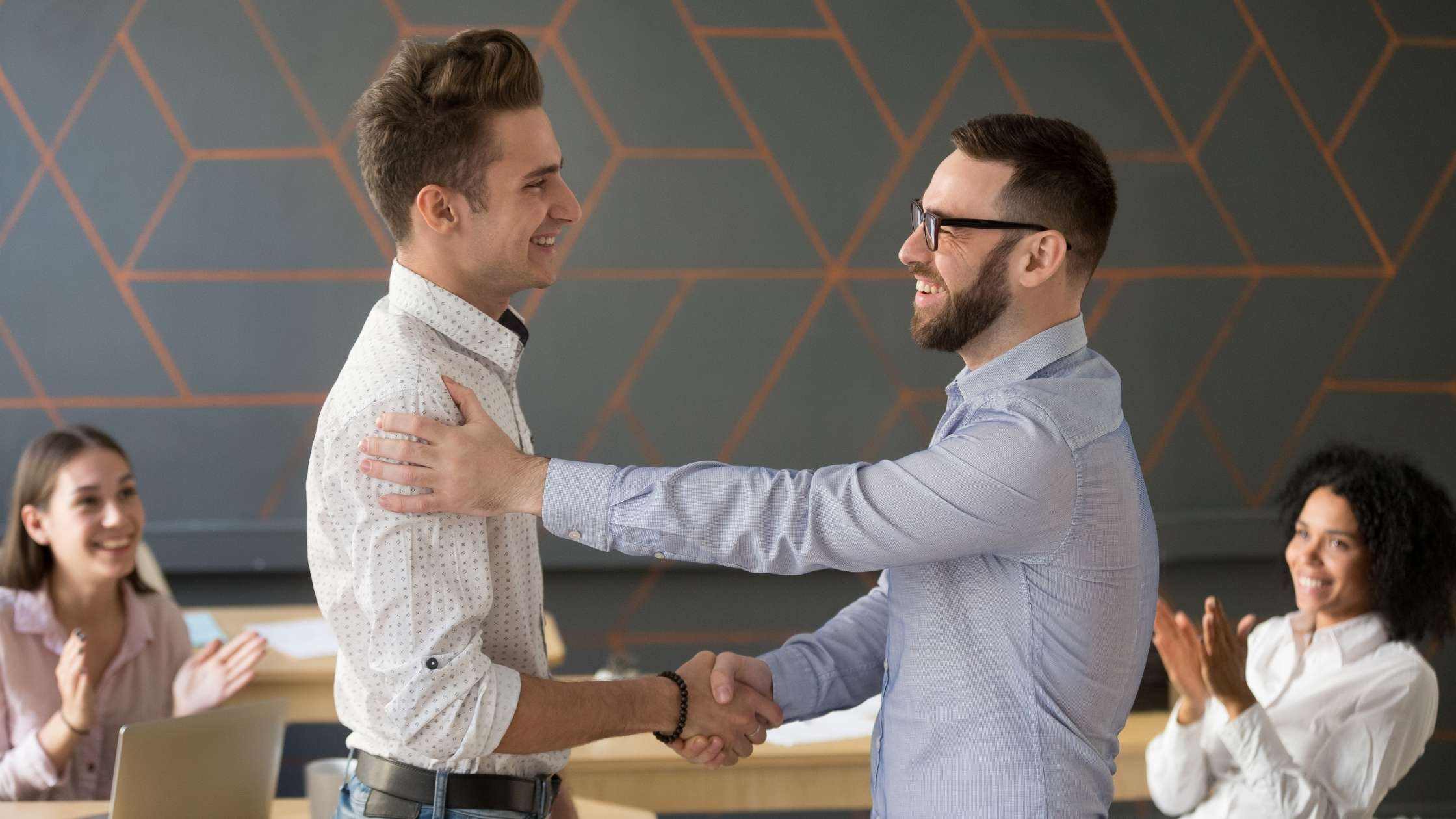 5 unique call center incentives to maximize productivity - Time Doctor Blog