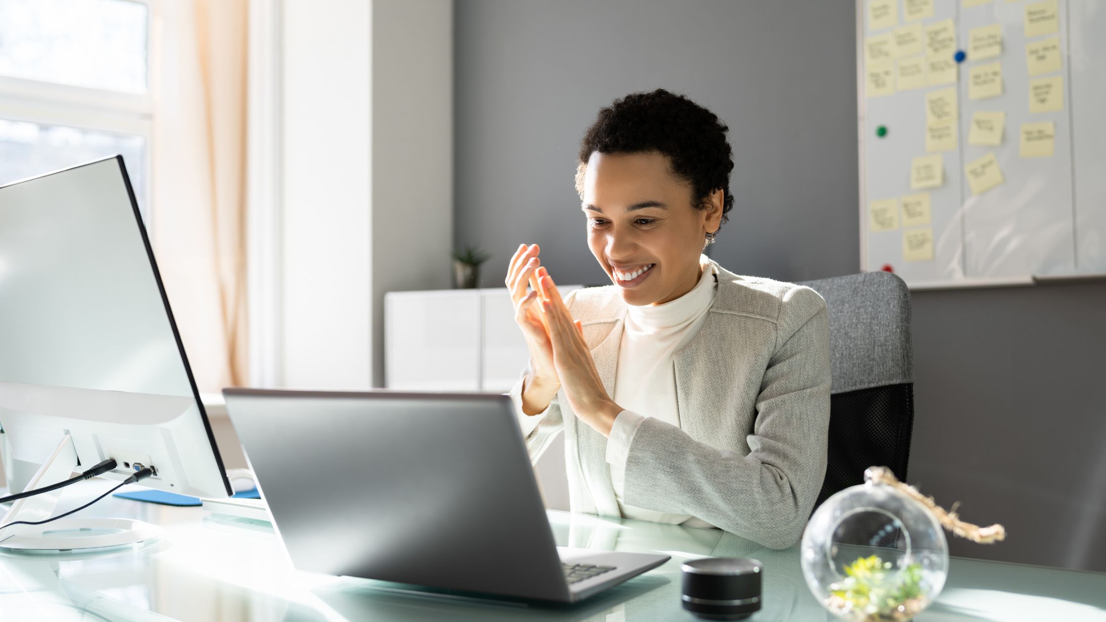 8 virtual team advantages and 6 disadvantages (2025 guide)