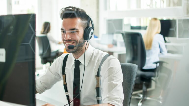 What goes into a call center SOP: 9 points to include