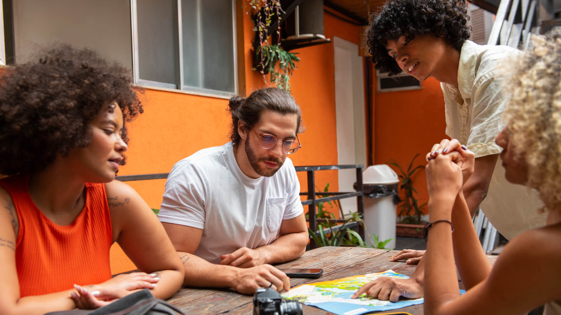 Building an efficient design team structure: Key principles and strategies